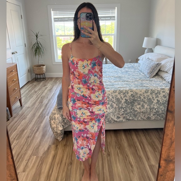 Hello Molly | Dresses | Nwt Hello Molly Pink Floral Ruched Midi Dress ...